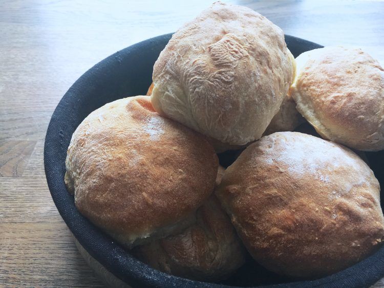 Boller med honning og havsalt - opskrift på lækre og saftige boller